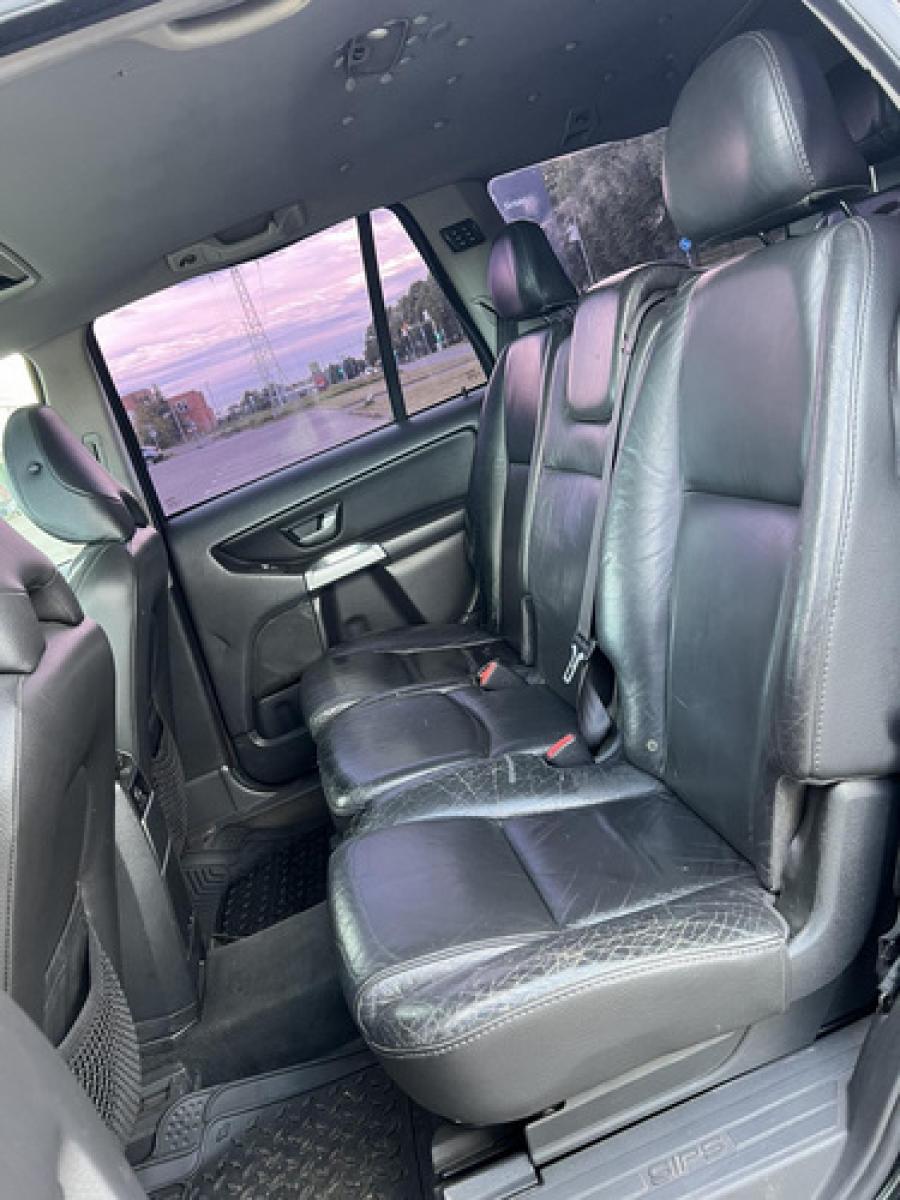 Melns Volvo XC90 2005 Narva, ar dzinēja tilpumu 2.40 L un nobraukumu 335 tūkst. km par 2999 €, foto 12 vietnē AUTOMOTO.COM.LV