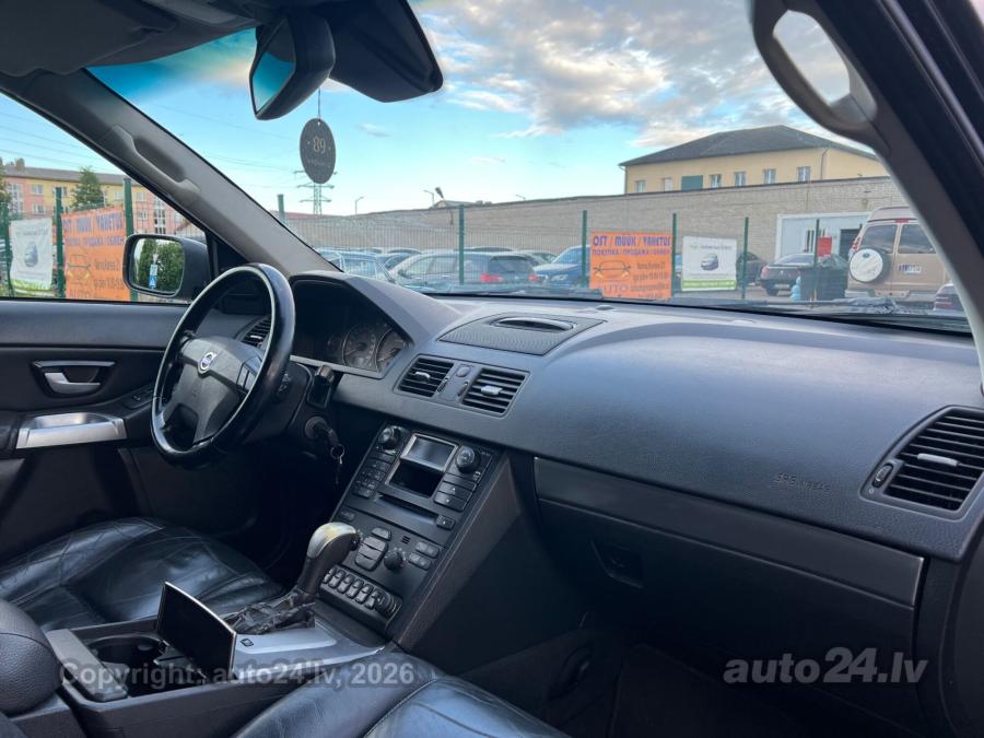 Melns Volvo XC90 2005 Narva, ar dzinēja tilpumu 2.40 L un nobraukumu 335 tūkst. km par 2999 €, foto 21 vietnē AUTOMOTO.COM.LV