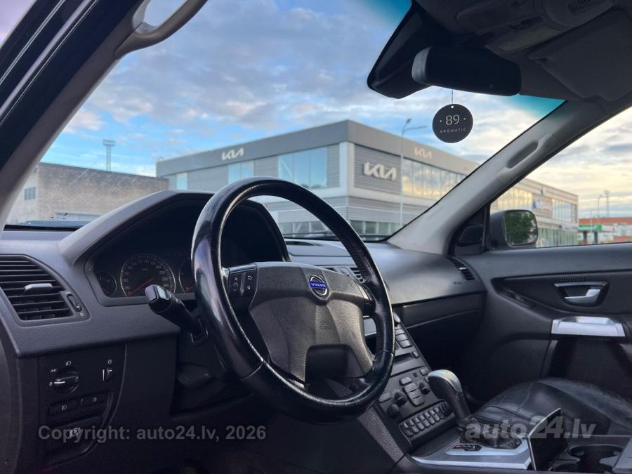 Melns Volvo XC90 2005 Narva, ar dzinēja tilpumu 2.40 L un nobraukumu 335 tūkst. km par 2999 €, foto 23 vietnē AUTOMOTO.COM.LV