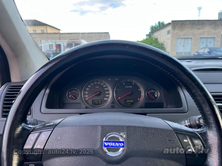 Melns Volvo XC90 2005 Narva, ar dzinēja tilpumu 2.40 L un nobraukumu 335 tūkst. km par 2999 €, foto 25 vietnē AUTOMOTO.COM.LV