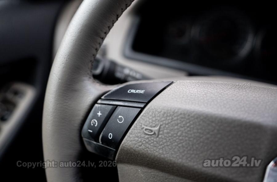 Black Volvo XC90 2005 in Tallinn, with an engine capacity of 2.40 L and mileage of 388 thousand km for 3990 €, photo 20 on AUTOMOTO.COM.LV