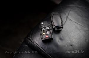 Black Volvo XC90 2005 in Tallinn, with an engine capacity of 2.40 L and mileage of 388 thousand km for 3990 €, photo 22 on AUTOMOTO.COM.LV