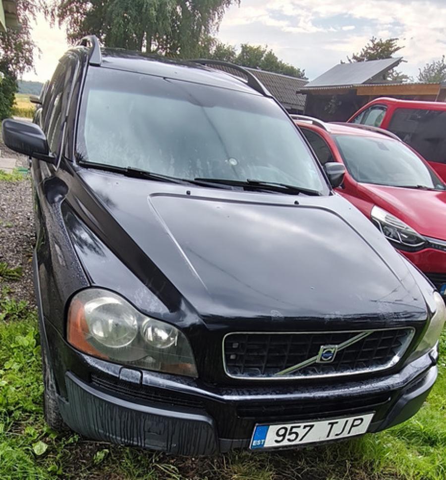 Black Volvo XC90 2005 in Rakvere, with an engine capacity of 0.00 L and mileage of 379 thousand km for 3500 €, photo 1 on AUTOMOTO.COM.LV