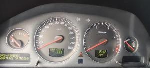 Black Volvo XC90 2005 in Rakvere, with an engine capacity of 0.00 L and mileage of 379 thousand km for 3500 €, photo 5 on AUTOMOTO.COM.LV