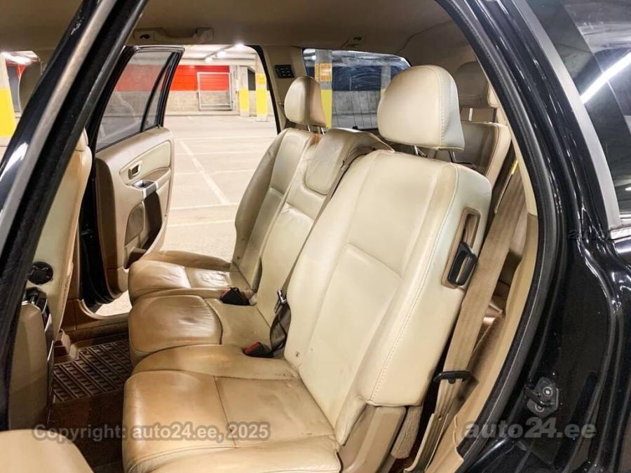 Melns Volvo XC90 2006 Tallina, ar dzinēja tilpumu 2.40 L un nobraukumu 281 tūkst. km par 7800 €, foto 8 vietnē AUTOMOTO.COM.LV