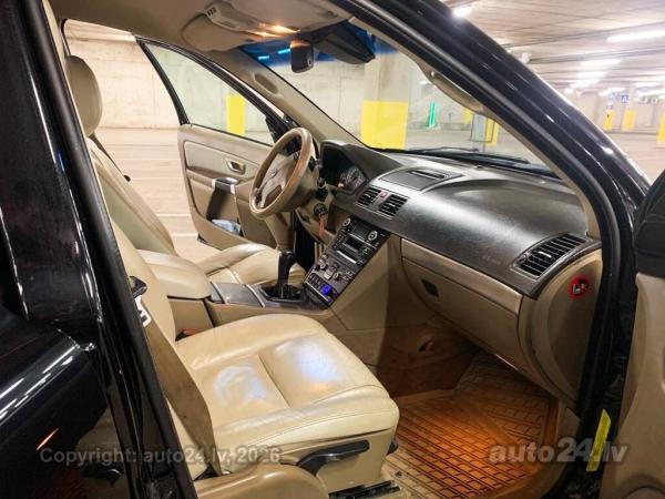 Black Volvo XC90 2006 in Tallinn, with an engine capacity of 2.40 L and mileage of 296 thousand km for 5500 €, photo 7 on AUTOMOTO.COM.LV