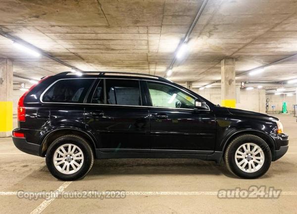 Black Volvo XC90 2006 in Tallinn, with an engine capacity of 2.40 L and mileage of 296 thousand km for 5500 €, photo 6 on AUTOMOTO.COM.LV