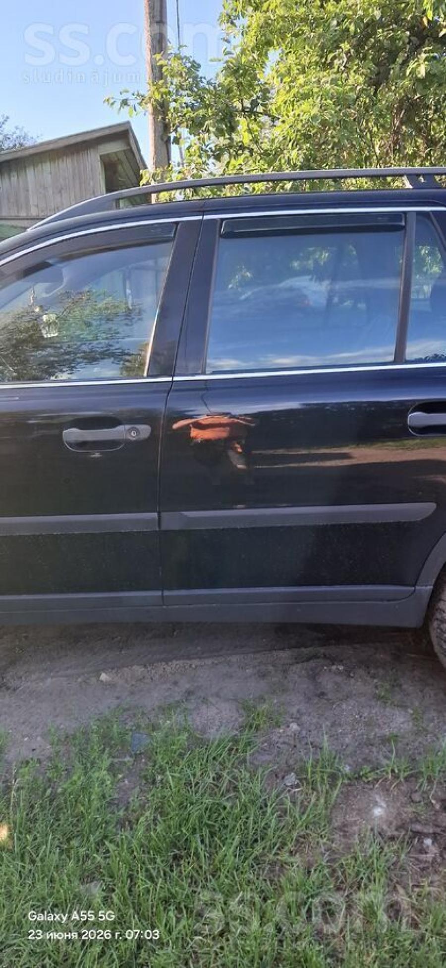 Black Volvo XC90 2006 in Riga, with an engine capacity of 2.40 L and mileage of 329 thousand km for 3200 €, photo 10 on AUTOMOTO.COM.LV