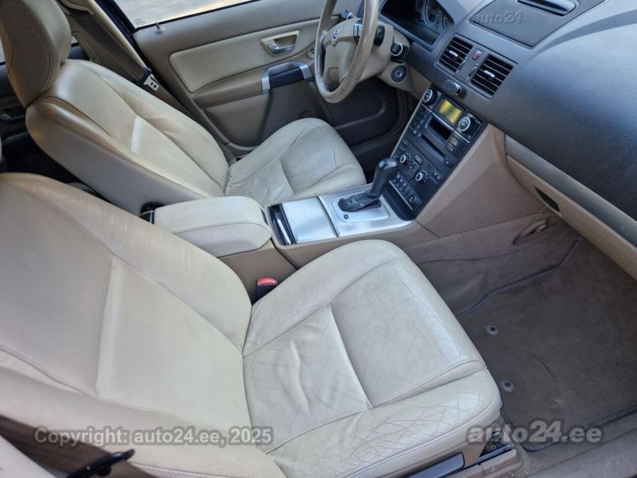 Melns Volvo XC90 2007 Tallina, ar dzinēja tilpumu 2.40 L un nobraukumu 430 tūkst. km par 6000 €, foto 11 vietnē AUTOMOTO.COM.LV
