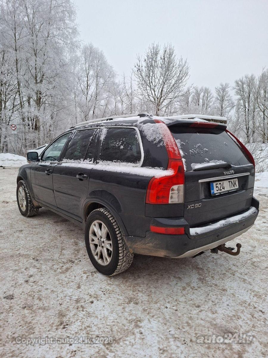 Black Volvo XC90 2007 in Tartu, with an engine capacity of 2.40 L and mileage of 351 thousand km for 5300 €, photo 4 on AUTOMOTO.COM.LV