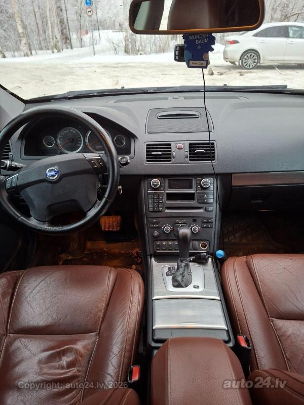 Melns Volvo XC90 2007 Tartu, ar dzinēja tilpumu 2.40 L un nobraukumu 351 tūkst. km par 5300 €, foto 5 vietnē AUTOMOTO.COM.LV