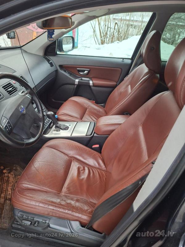 Melns Volvo XC90 2007 Tartu, ar dzinēja tilpumu 2.40 L un nobraukumu 351 tūkst. km par 5300 €, foto 7 vietnē AUTOMOTO.COM.LV