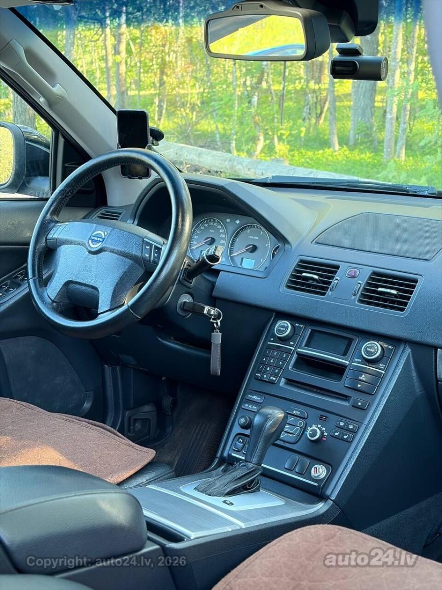 Melns Volvo XC90 2007 Tallina, ar dzinēja tilpumu 2.40 L un nobraukumu 335 tūkst. km par 5900 €, foto 8 vietnē AUTOMOTO.COM.LV