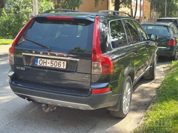 Black Volvo XC90 2008 in Limbazi, with an engine capacity of 2.40 L and mileage of 321 thousand km for 6700 €, photo 4 on AUTOMOTO.COM.LV