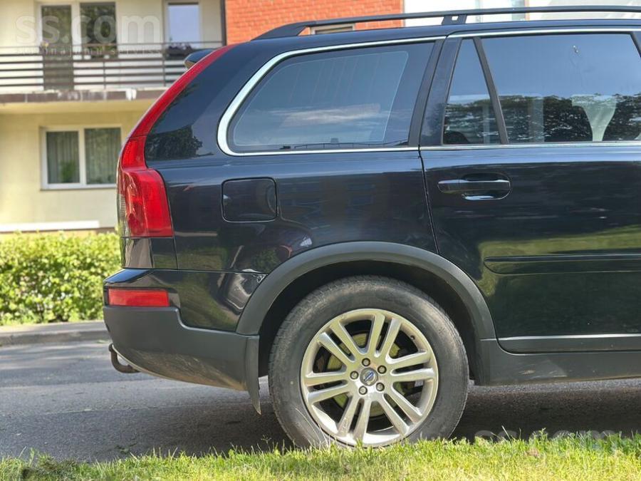 Black Volvo XC90 2008 in Limbazi, with an engine capacity of 2.40 L and mileage of 321 thousand km for 6700 €, photo 10 on AUTOMOTO.COM.LV
