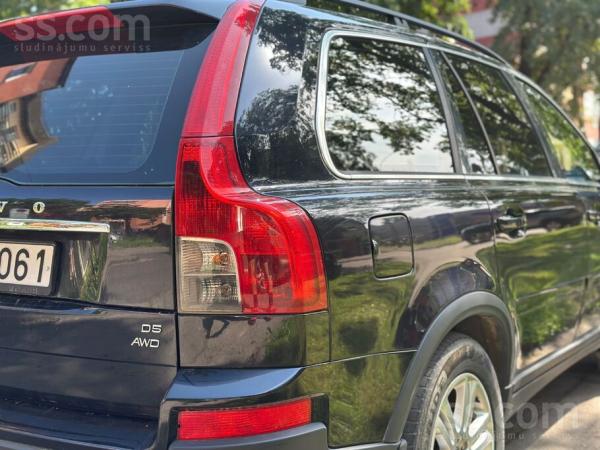 Black Volvo XC90 2008 in Limbazi, with an engine capacity of 2.40 L and mileage of 321 thousand km for 6700 €, photo 3 on AUTOMOTO.COM.LV
