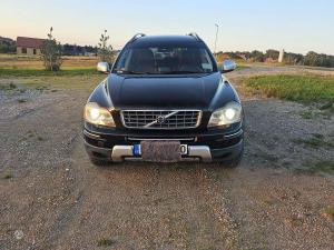Melns Volvo XC90 2008 Klaipėda, ar dzinēja tilpumu 2.40 L un nobraukumu 380 tūkst. km par 4300 €, foto  vietnē AUTOMOTO.COM.LV