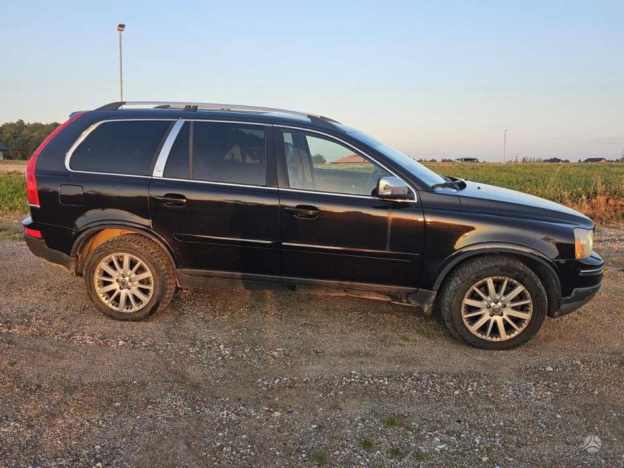 Melns Volvo XC90 2008 Klaipėda, ar dzinēja tilpumu 2.40 L un nobraukumu 380 tūkst. km par 4300 €, foto 5 vietnē AUTOMOTO.COM.LV