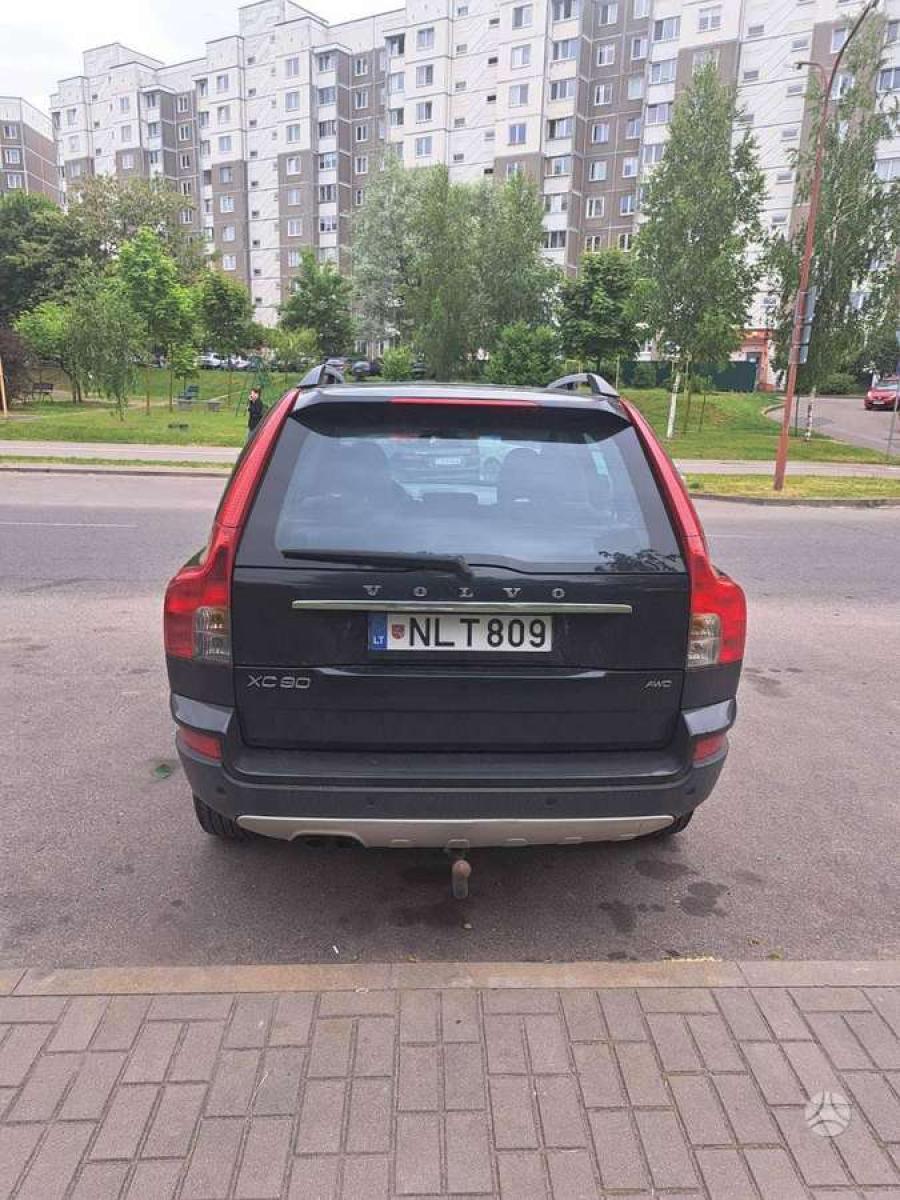 Black Volvo XC90 2010 in Vilnius, with an engine capacity of 2.40 L and mileage of 138 thousand km for 7700 €, photo 1 on AUTOMOTO.COM.LV
