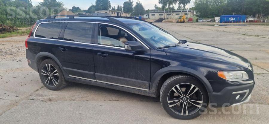 Melns Volvo XC90 2014 Rīga, ar dzinēja tilpumu 2.40 L un nobraukumu 0 tūkst. km par 9990 €, foto 3 vietnē AUTOMOTO.COM.LV