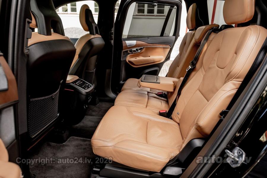 Melns Volvo XC90 2015 Tallina, ar dzinēja tilpumu 2.00 L un nobraukumu 233 tūkst. km par 19999 €, foto 10 vietnē AUTOMOTO.COM.LV
