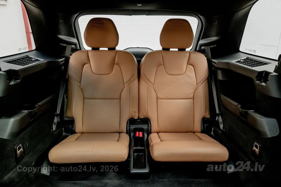 Melns Volvo XC90 2015 Tallina, ar dzinēja tilpumu 2.00 L un nobraukumu 233 tūkst. km par 19999 €, foto 11 vietnē AUTOMOTO.COM.LV