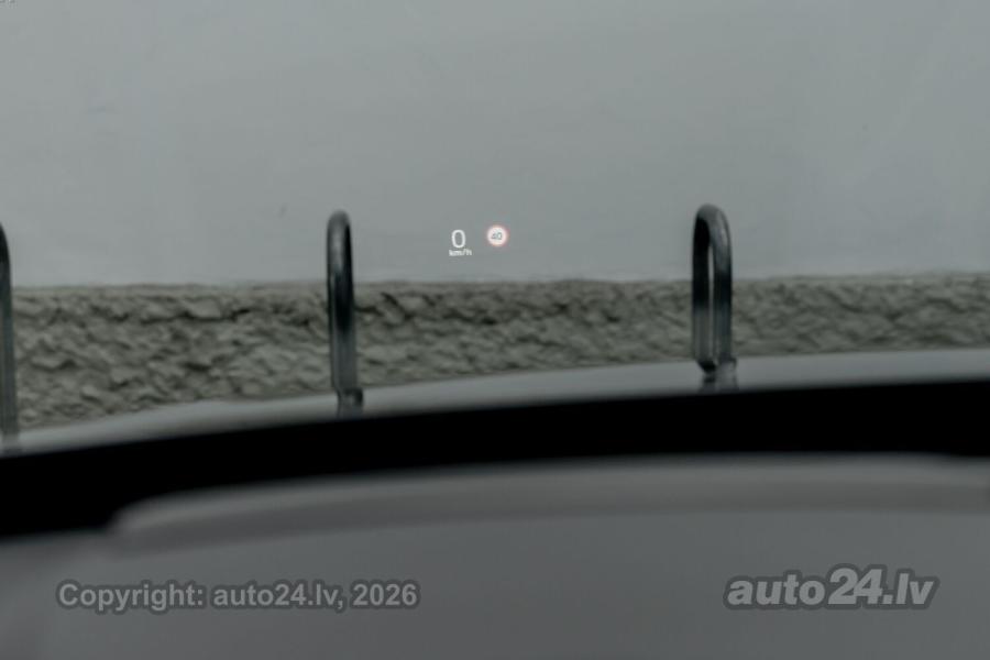 Melns Volvo XC90 2015 Tallina, ar dzinēja tilpumu 2.00 L un nobraukumu 233 tūkst. km par 19999 €, foto 22 vietnē AUTOMOTO.COM.LV
