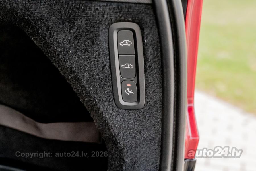 Melns Volvo XC90 2015 Tallina, ar dzinēja tilpumu 2.00 L un nobraukumu 233 tūkst. km par 19999 €, foto 24 vietnē AUTOMOTO.COM.LV
