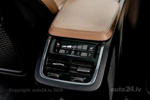 Melns Volvo XC90 2015 Tallina, ar dzinēja tilpumu 2.00 L un nobraukumu 233 tūkst. km par 19999 €, foto 25 vietnē AUTOMOTO.COM.LV