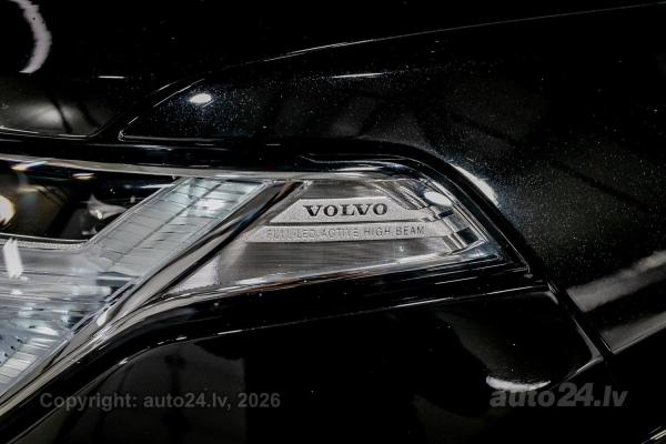 Black Volvo XC90 2017 in Parnu, with an engine capacity of 2.00 L and mileage of 224 thousand km for 23999 €, photo 4 on AUTOMOTO.COM.LV