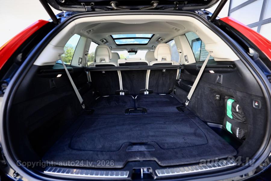 Melns Volvo XC90 2022 Tallina, ar dzinēja tilpumu 2.00 L un nobraukumu 178 tūkst. km par 43900 €, foto 14 vietnē AUTOMOTO.COM.LV