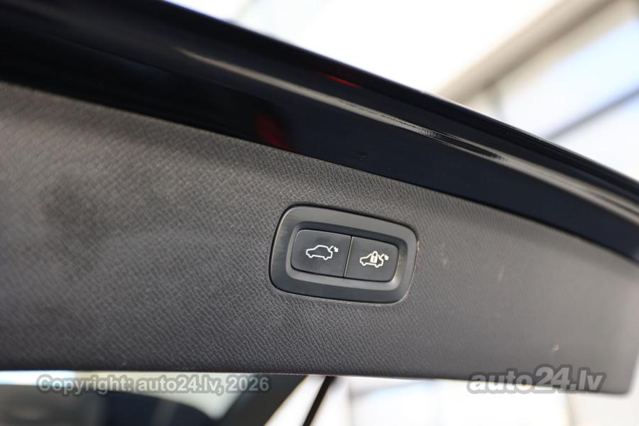 Melns Volvo XC90 2022 Tallina, ar dzinēja tilpumu 2.00 L un nobraukumu 178 tūkst. km par 43900 €, foto 23 vietnē AUTOMOTO.COM.LV