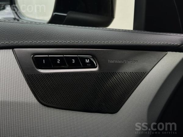 Black Volvo XC90 2024 in Riga, with an engine capacity of 2.00 L and mileage of 37 thousand km for 52950 €, photo 10 on AUTOMOTO.COM.LV