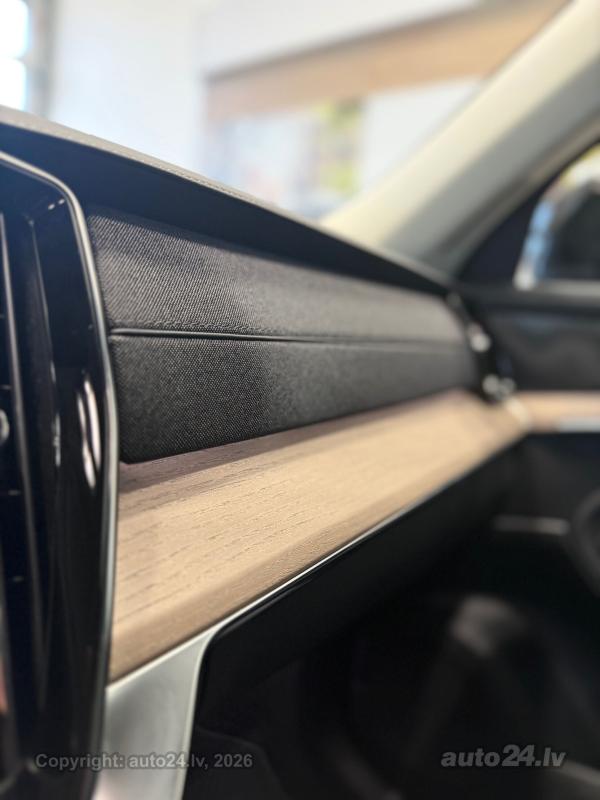 Melns Volvo XC90 2025 Rakvere, ar dzinēja tilpumu 2.00 L un nobraukumu 28 tūkst. km par 69999 €, foto 10 vietnē AUTOMOTO.COM.LV