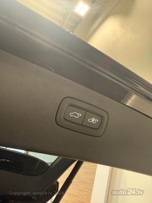 Melns Volvo XC90 2025 Rakvere, ar dzinēja tilpumu 2.00 L un nobraukumu 28 tūkst. km par 69999 €, foto 18 vietnē AUTOMOTO.COM.LV