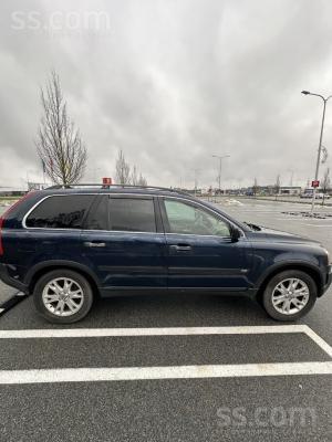 Zils Volvo XC90 2003 Rīga, ar dzinēja tilpumu 2.40 L un nobraukumu 287 tūkst. km par 3150 €, foto 4 vietnē AUTOMOTO.COM.LV