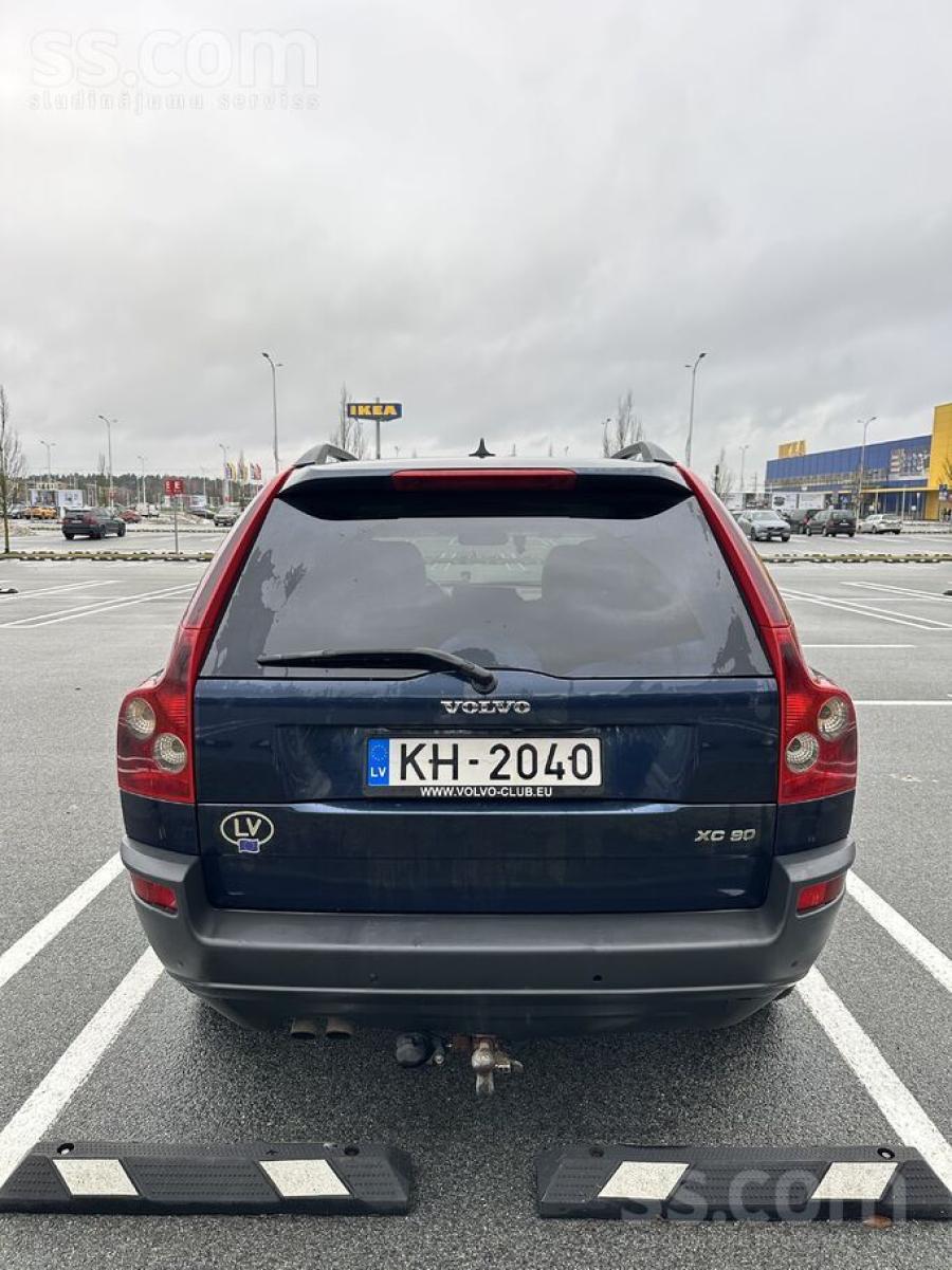 Zils Volvo XC90 2003 Rīga, ar dzinēja tilpumu 2.40 L un nobraukumu 287 tūkst. km par 3150 €, foto 6 vietnē AUTOMOTO.COM.LV