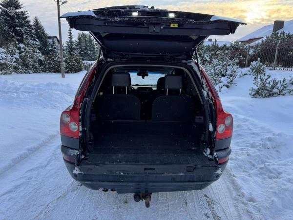 Zils Volvo XC90 2003 Viļņa, ar dzinēja tilpumu 2.40 L un nobraukumu 300 tūkst. km par 2950 €, foto 9 vietnē AUTOMOTO.COM.LV