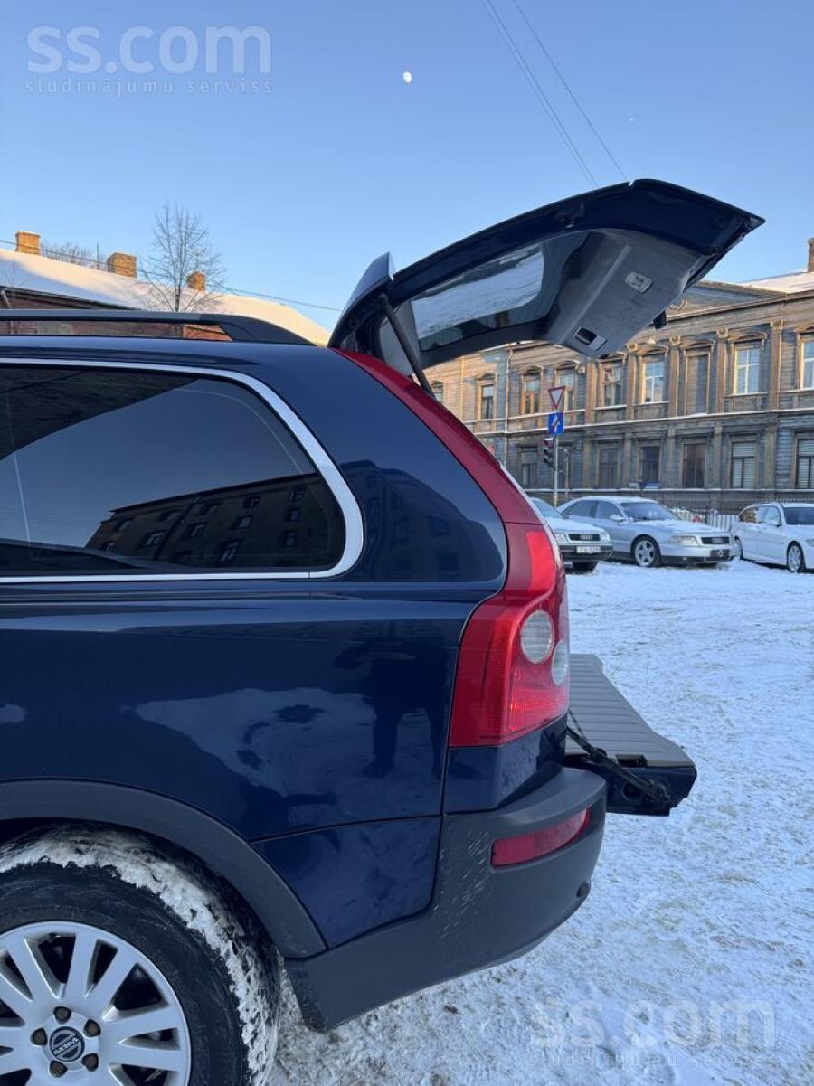 Zils Volvo XC90 2003 Rīga, ar dzinēja tilpumu 2.50 L un nobraukumu 375 tūkst. km par 2290 €, foto 7 vietnē AUTOMOTO.COM.LV