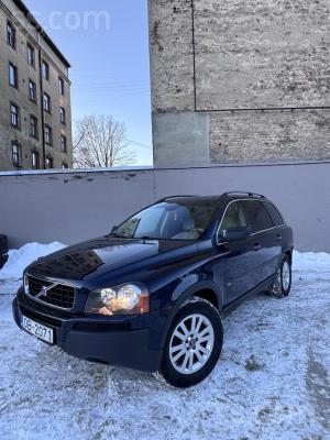 Zils Volvo XC90 2003 Rīga, ar dzinēja tilpumu 2.50 L un nobraukumu 375 tūkst. km par 2290 €, foto  vietnē AUTOMOTO.COM.LV