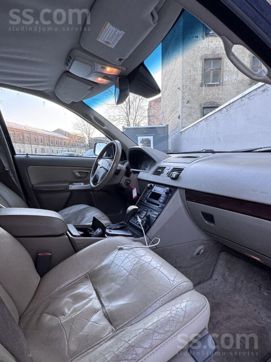 Zils Volvo XC90 2003 Rīga, ar dzinēja tilpumu 2.50 L un nobraukumu 375 tūkst. km par 2290 €, foto 11 vietnē AUTOMOTO.COM.LV
