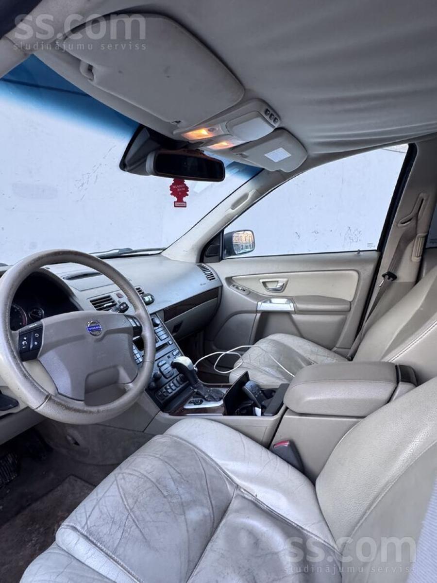 Zils Volvo XC90 2003 Rīga, ar dzinēja tilpumu 2.50 L un nobraukumu 375 tūkst. km par 2290 €, foto 12 vietnē AUTOMOTO.COM.LV