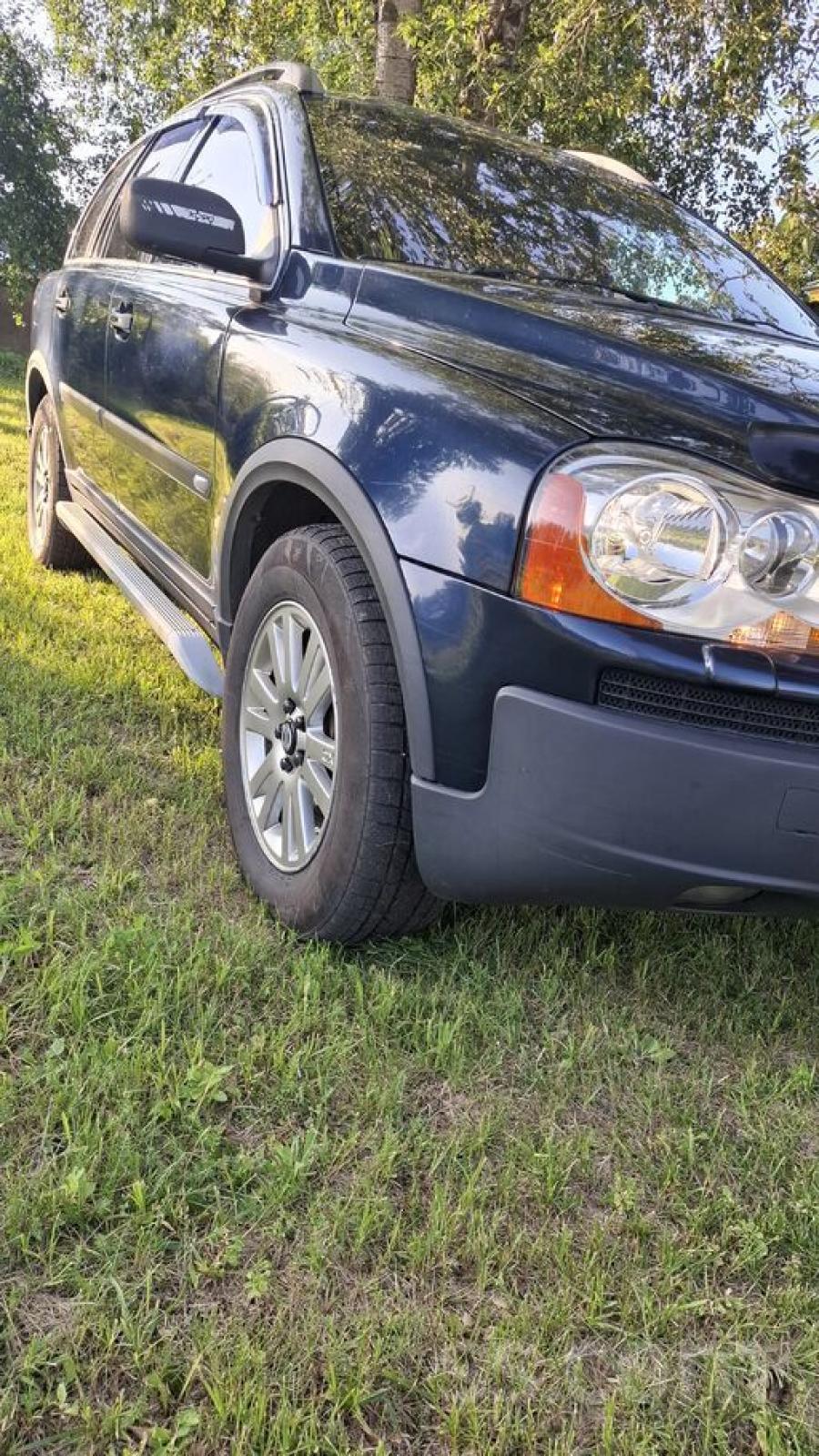 Zils Volvo XC90 2003 Rīga, ar dzinēja tilpumu 2.50 L un nobraukumu 328 tūkst. km par 3500 €, foto 3 vietnē AUTOMOTO.COM.LV