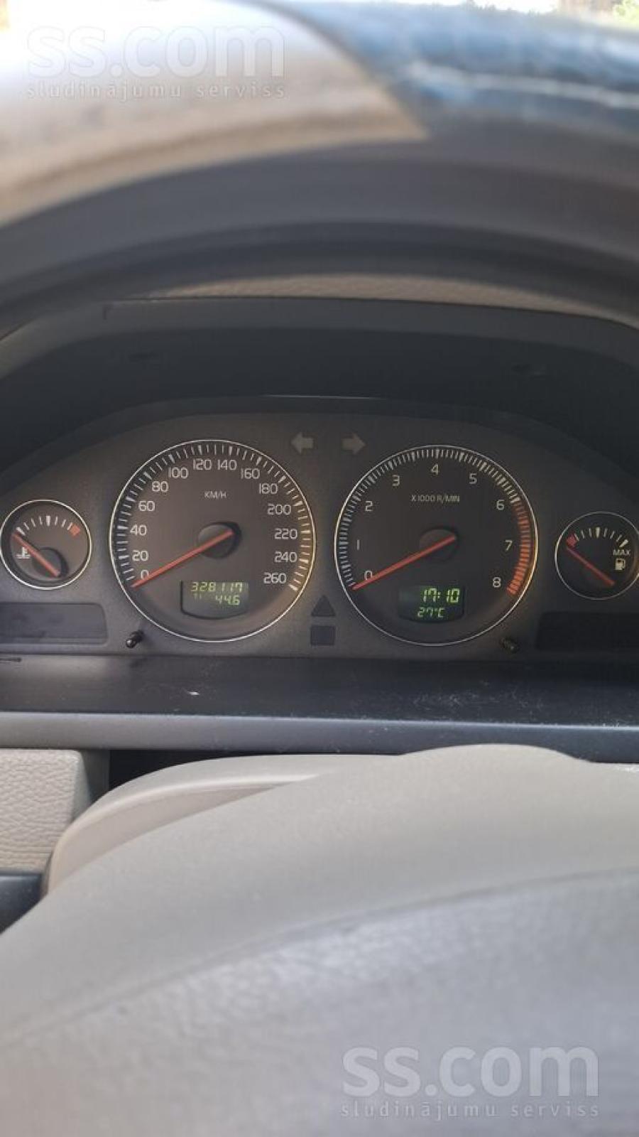 Zils Volvo XC90 2003 Rīga, ar dzinēja tilpumu 2.50 L un nobraukumu 328 tūkst. km par 3500 €, foto 5 vietnē AUTOMOTO.COM.LV