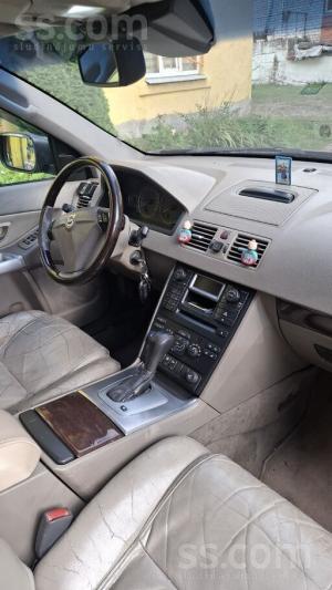 Zils Volvo XC90 2003 Rīga, ar dzinēja tilpumu 2.50 L un nobraukumu 328 tūkst. km par 3500 €, foto 8 vietnē AUTOMOTO.COM.LV