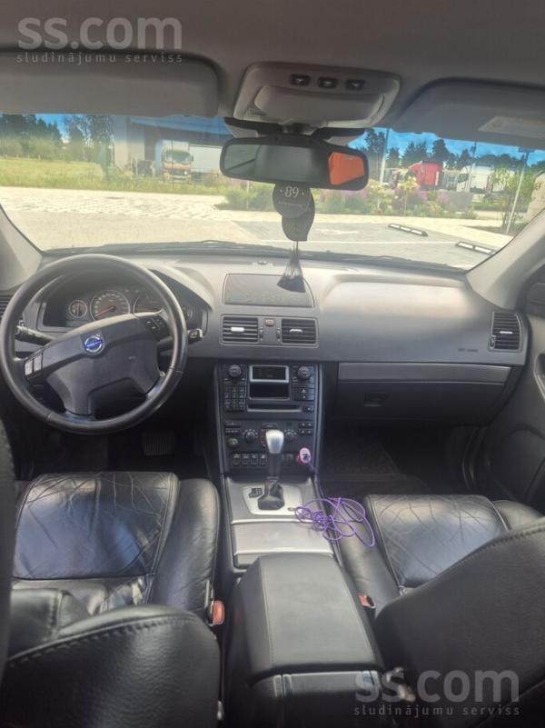 Zils Volvo XC90 2003 Rīga, ar dzinēja tilpumu 2.40 L un nobraukumu 273 tūkst. km par 3650 €, foto 8 vietnē AUTOMOTO.COM.LV