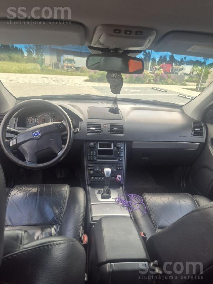 Zils Volvo XC90 2003 Rīga, ar dzinēja tilpumu 2.40 L un nobraukumu 273 tūkst. km par 3650 €, foto 9 vietnē AUTOMOTO.COM.LV