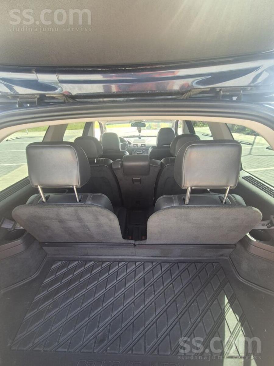 Zils Volvo XC90 2003 Rīga, ar dzinēja tilpumu 2.40 L un nobraukumu 273 tūkst. km par 3650 €, foto 13 vietnē AUTOMOTO.COM.LV