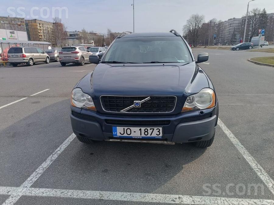 Blue Volvo XC90 2003 in Riga, with an engine capacity of 2.40 L and mileage of 365 thousand km for 3150 €, photo 1 on AUTOMOTO.COM.LV
