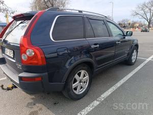 Blue Volvo XC90 2003 in Riga, with an engine capacity of 2.40 L and mileage of 365 thousand km for 3150 €, photo 5 on AUTOMOTO.COM.LV